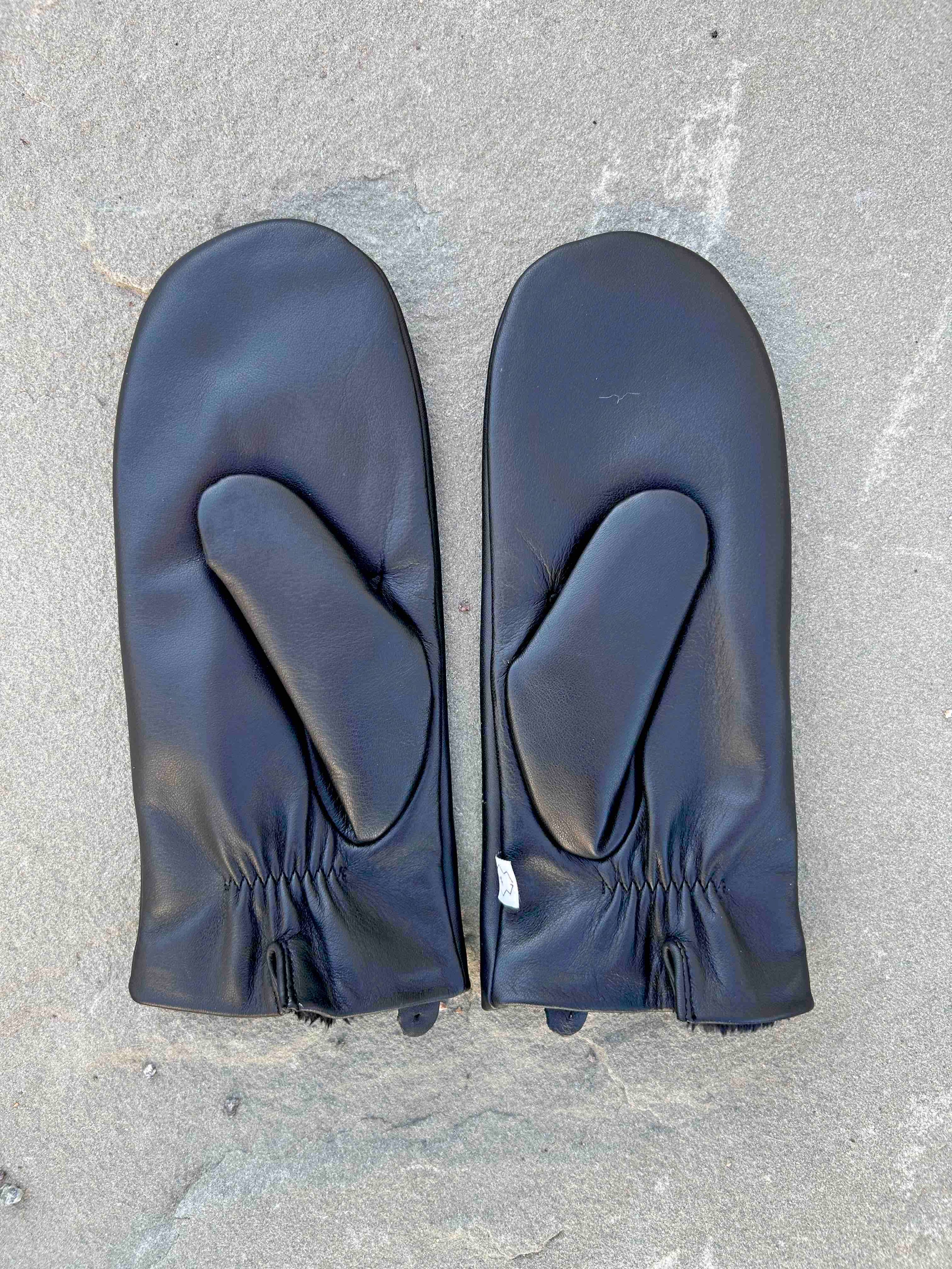 All-Leather Mitten in Black – Namakan Goods